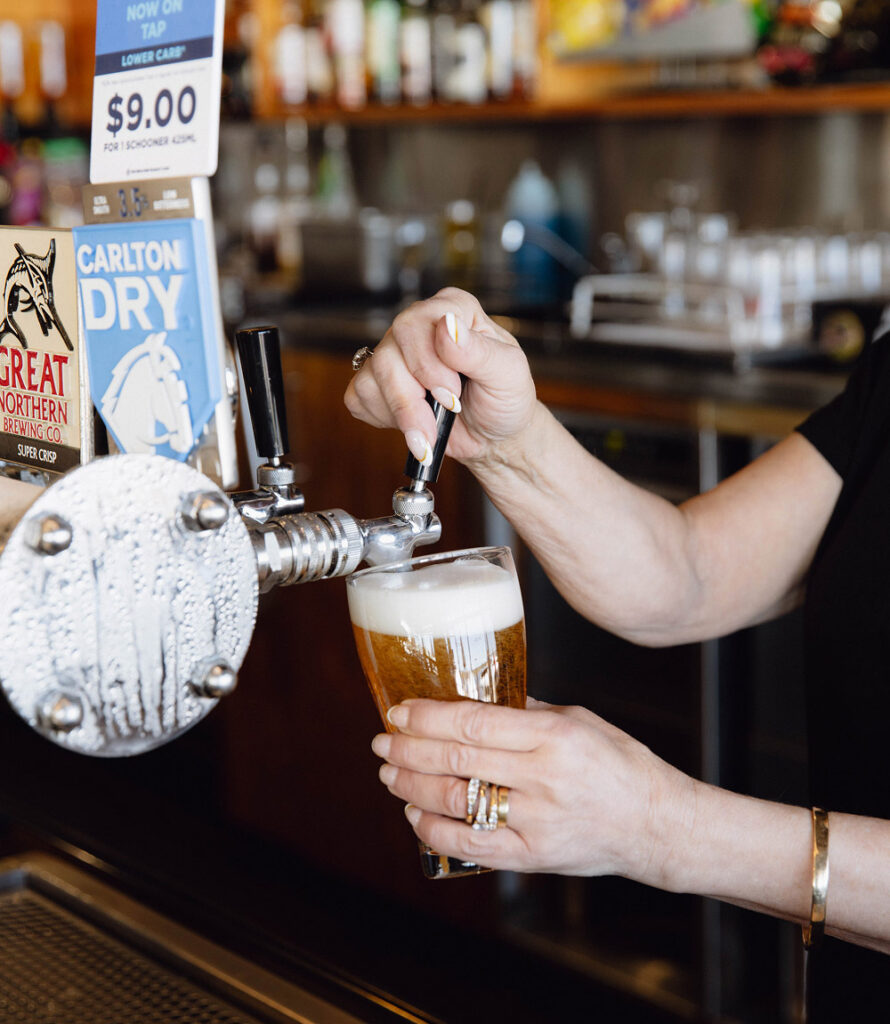 Metung Hotel – Waterfront Pub and Bistro in Metung